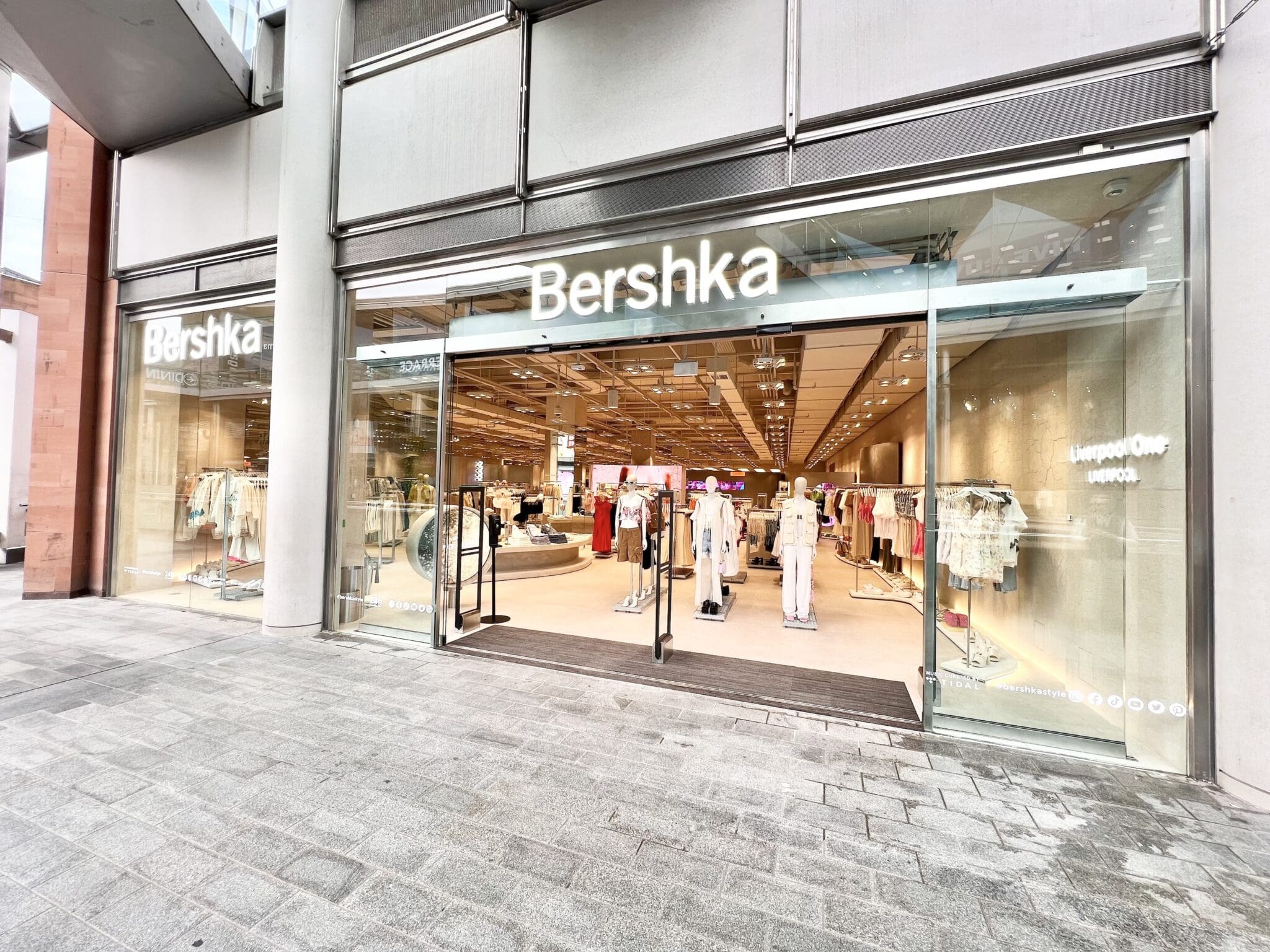 Inditex's third flagship store opens at Liverpool ONE - Retail Focus ...