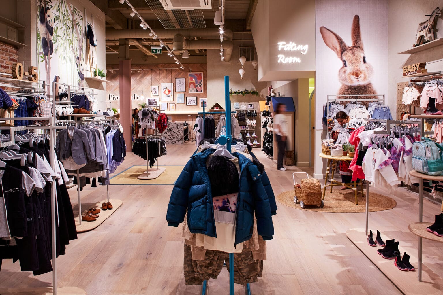 River Island unveils new store concept 'River Studios' - Retail Focus ...