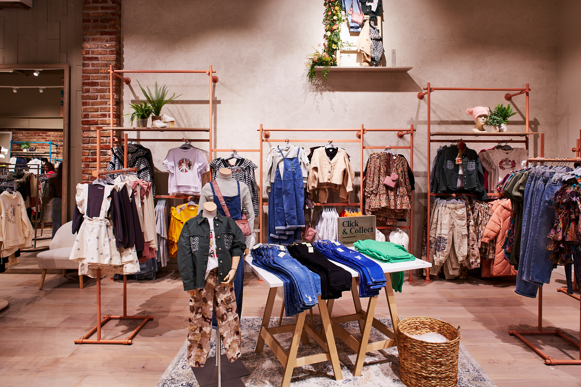 River Island unveils new store concept 'River Studios' - Retail Focus ...