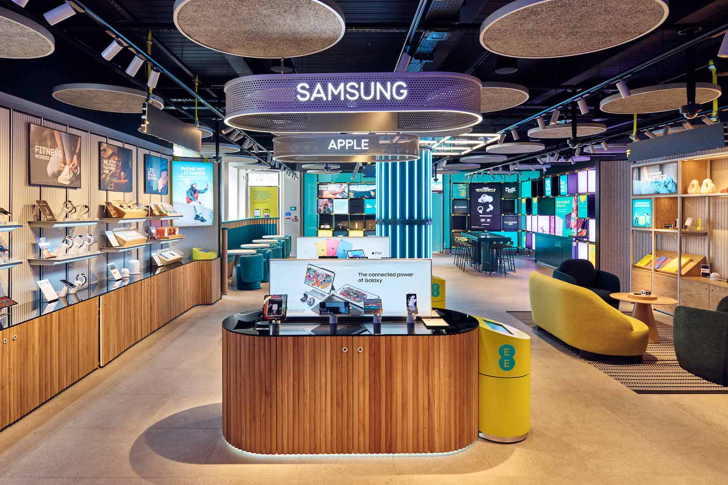 EE launches first-of-its-kind Experience store in Cardiff, inviting ...
