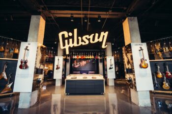 Gibson Garage the ultimate guitar experience to open in historic London ...