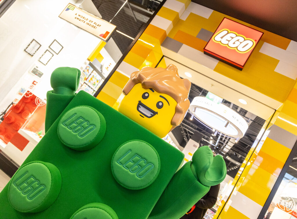 Ready, Steady, Build! The LEGO Group officially opens new LEGO Store ...