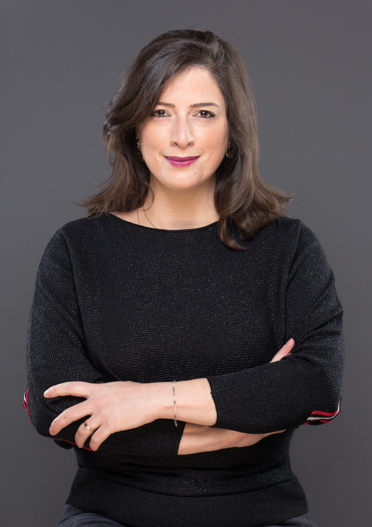 Hyperphysical Luxury Retail Stores: Bridging the Gap Between the ...