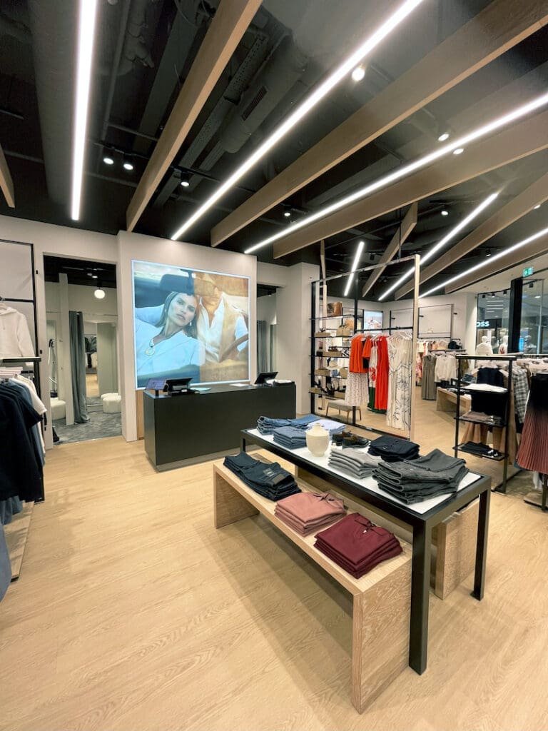 Reiss opens new store at Lakeside Shopping Centre - Retail Focus ...
