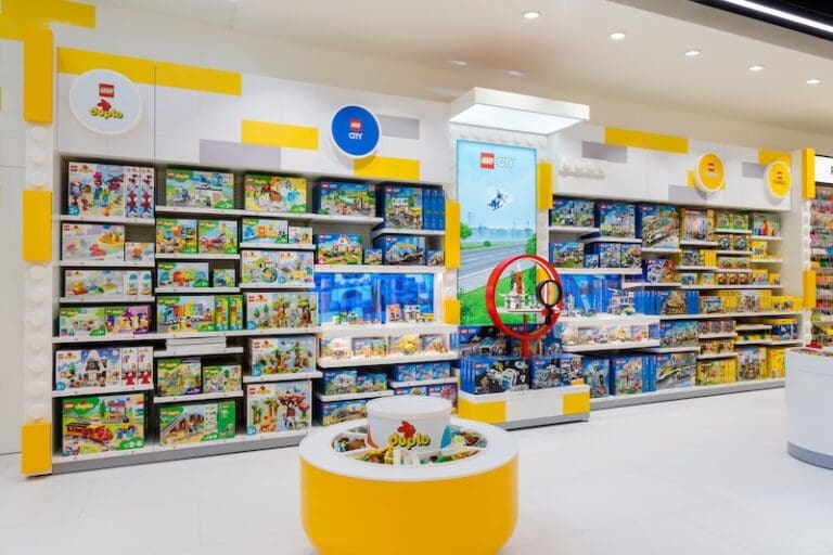 The LEGO Group announces first Essex Store opening at Lakeside Shopping ...